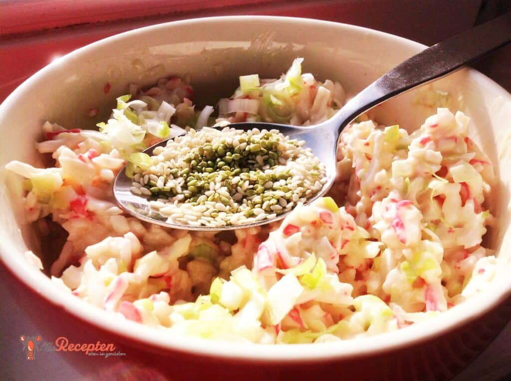 Surimi salade met miso mayonaise - Sos Recepten